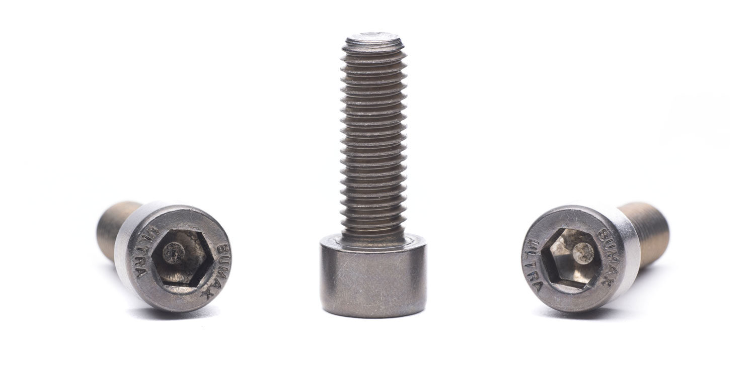 Bufabs rustfrie maskinskruer